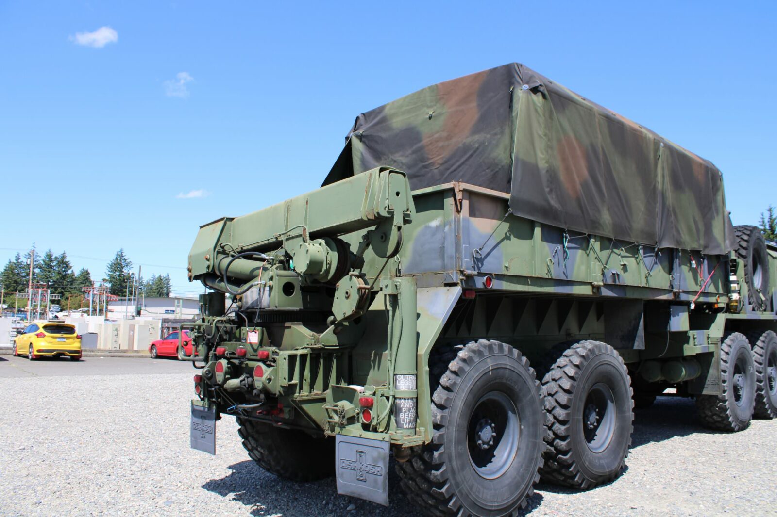 A Go Anywhere Overlander Platform: The Oshkosh M-985 HEMTT 8×8