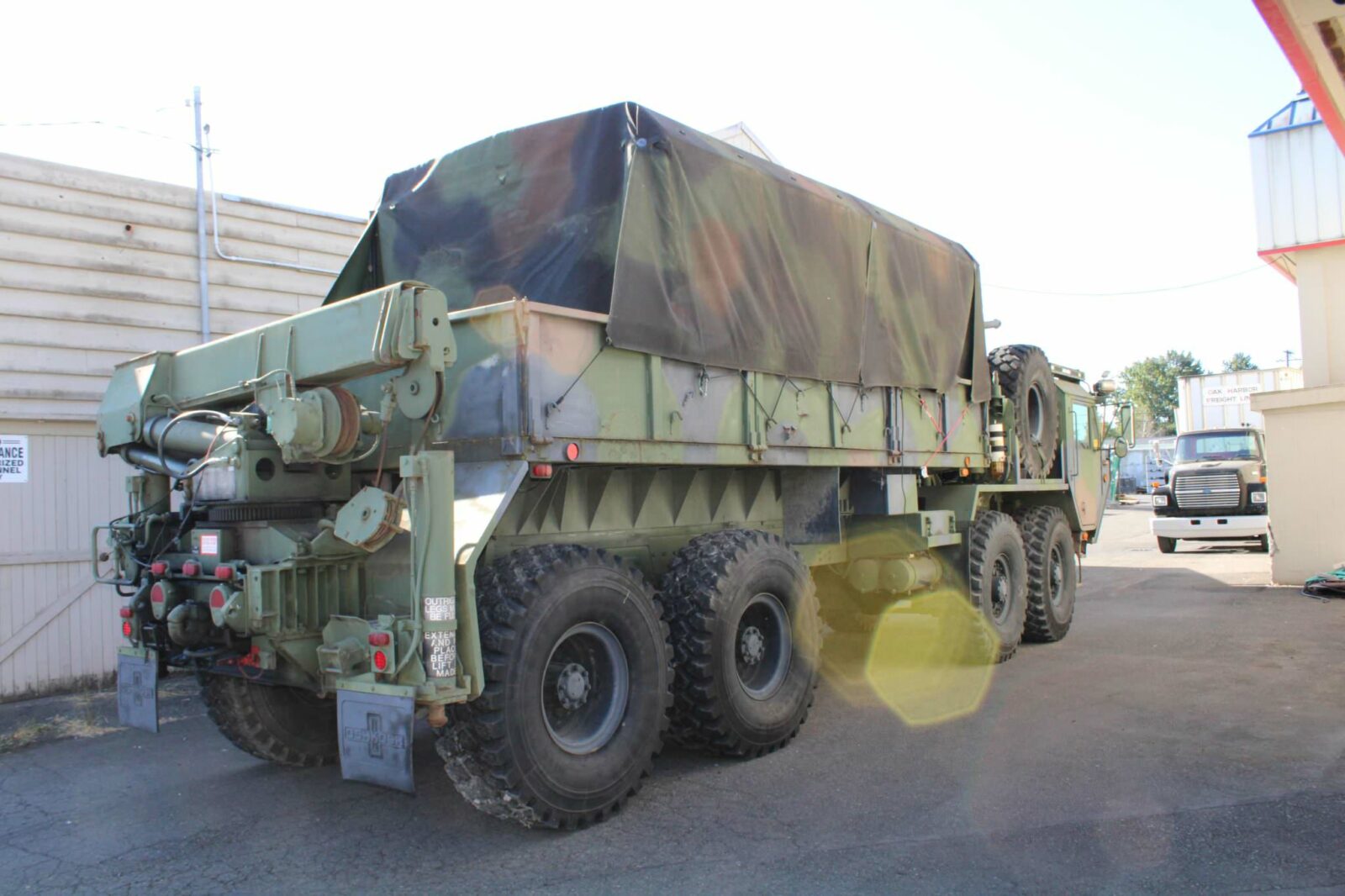 A Go Anywhere Overlander Platform: The Oshkosh M-985 HEMTT 8×8