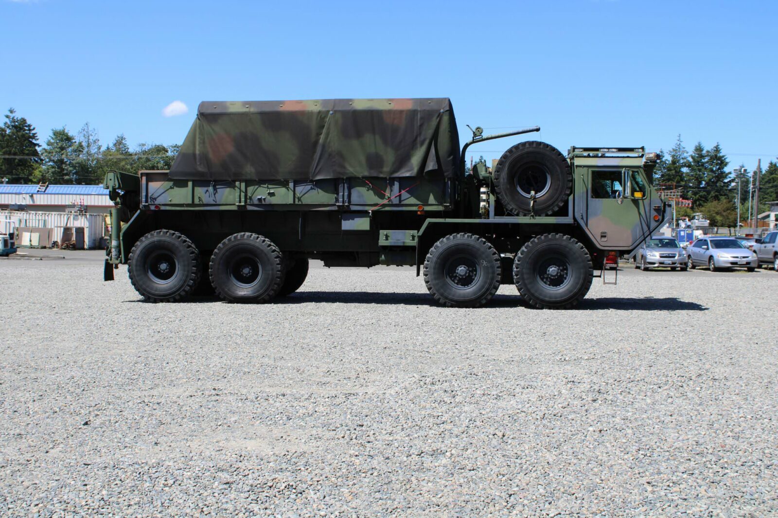 A Go Anywhere Overlander Platform: The Oshkosh M-985 HEMTT 8×8
