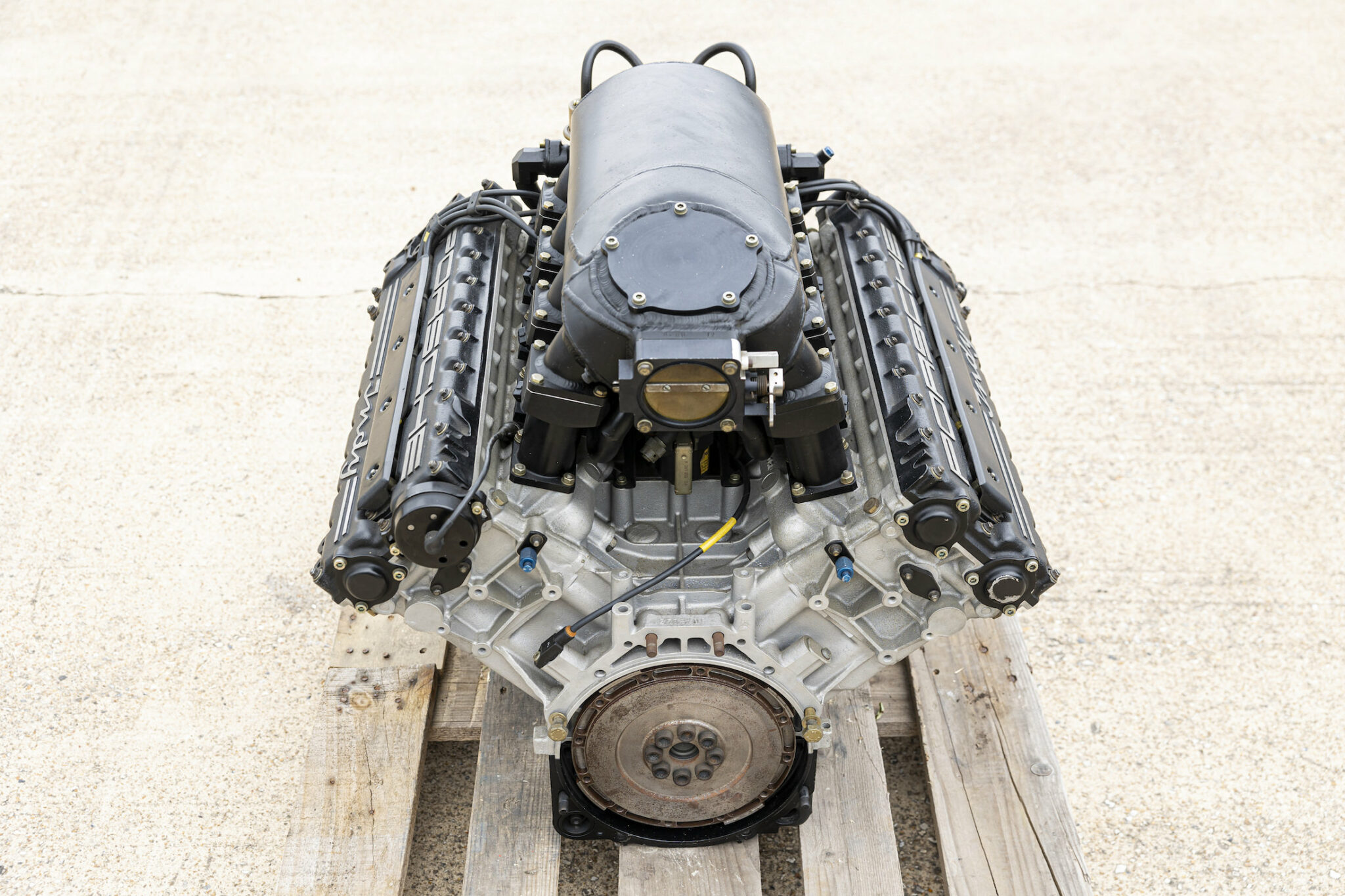 There's An 800 BHP Porsche Type 2708 Indy V8 Engine For Sale