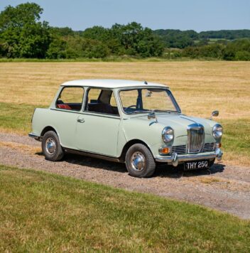 The Quirky Riley Elf – The "Other" Classic Mini