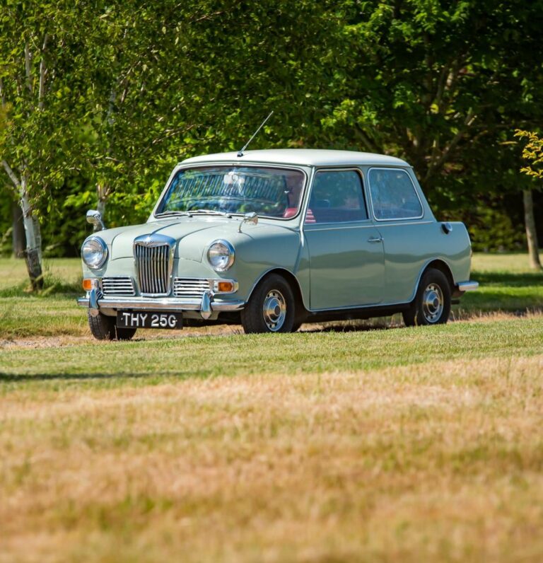 The Quirky Riley Elf – The "Other" Classic Mini