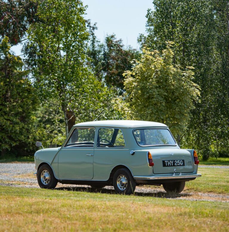 The Quirky Riley Elf – The "Other" Classic Mini