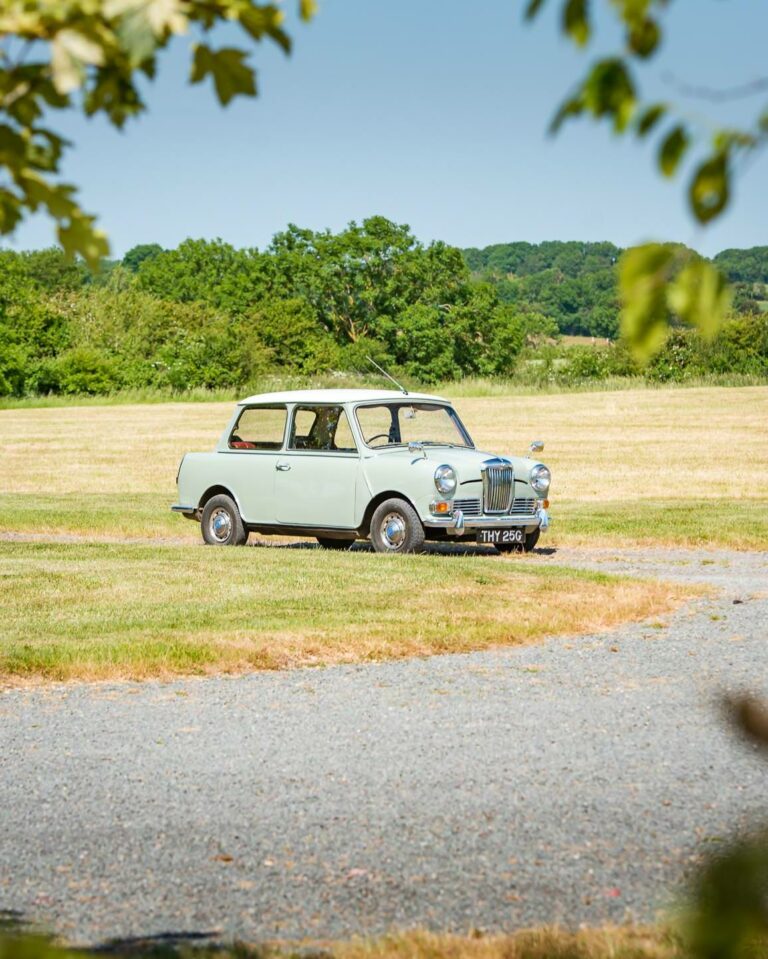 The Quirky Riley Elf – The "Other" Classic Mini