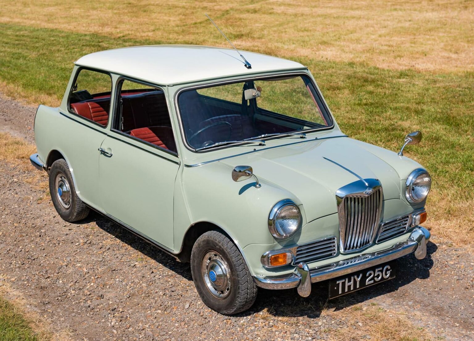 The Quirky Riley Elf – The "Other" Classic Mini