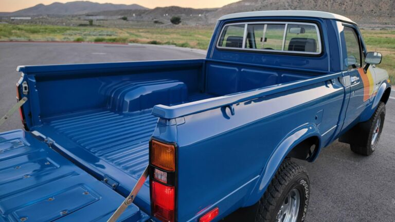 For Sale: A Beautifully Restored Vintage 1982 Toyota Pickup SR5 4×4