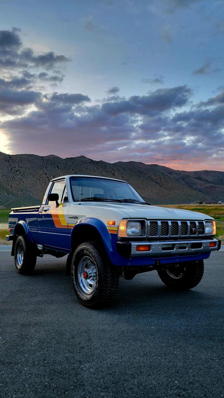 For Sale: A Beautifully Restored Vintage 1982 Toyota Pickup SR5 4×4