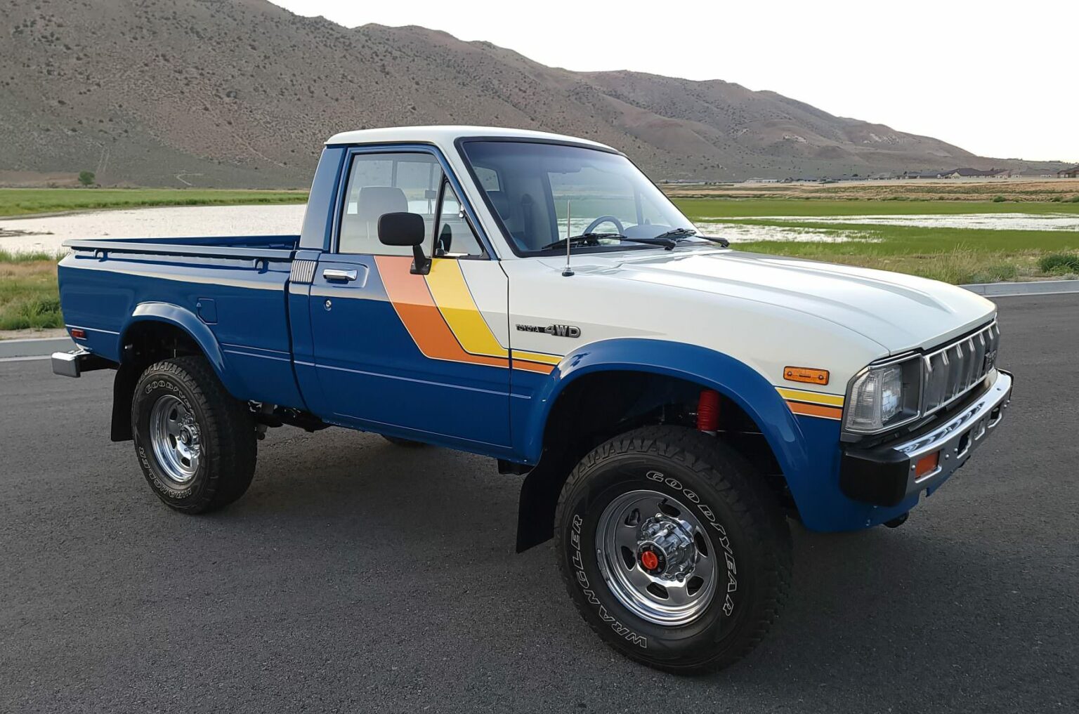 For Sale: A Beautifully Restored Vintage 1982 Toyota Pickup SR5 4×4