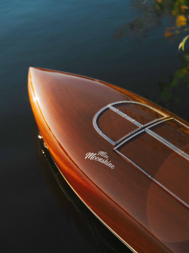 Miss Moonshine: A Classic Mahogany Speedboat Now Available For 2024 Pre ...
