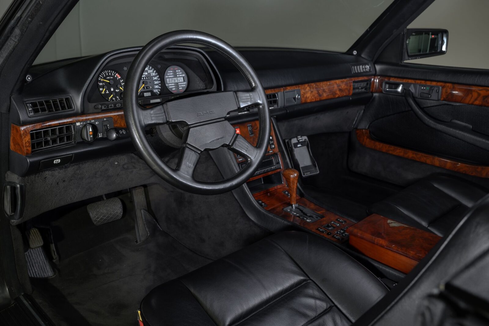 Rare "Wide Body" – A 1986 Mercedes-Benz 500 SEC AMG 6.0