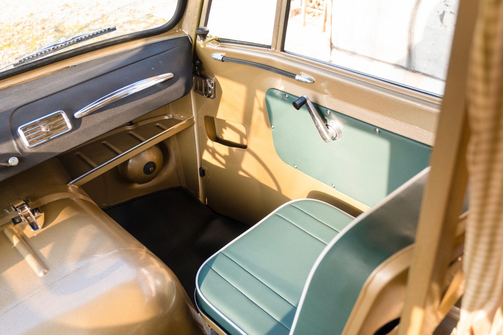 For Sale: A Beautiful 1955 Alfa Romeo T10 "Autotutto" Camper Van