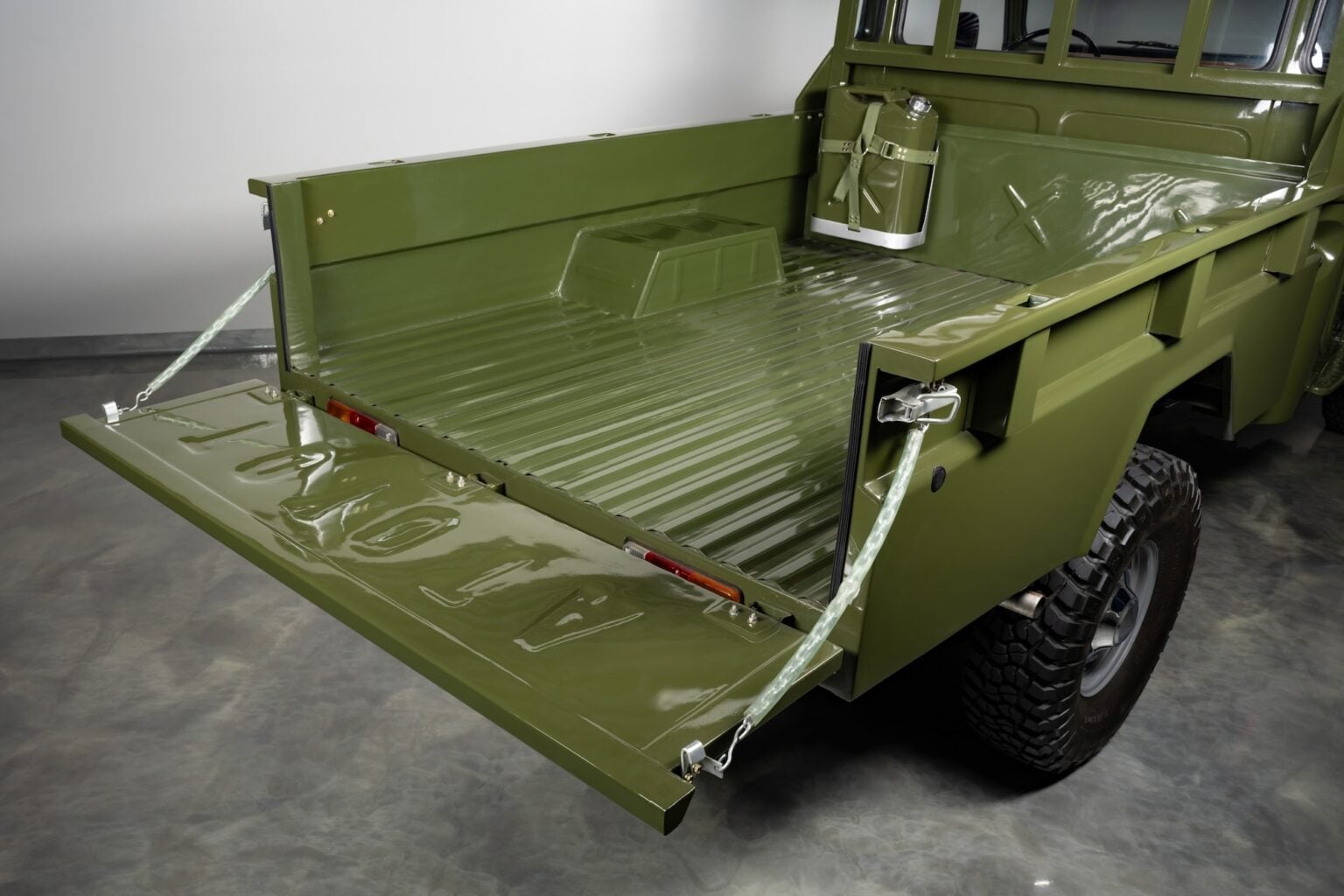 Incredible Restoration: A 1983 Toyota FJ45 Land Cruiser Pick Up