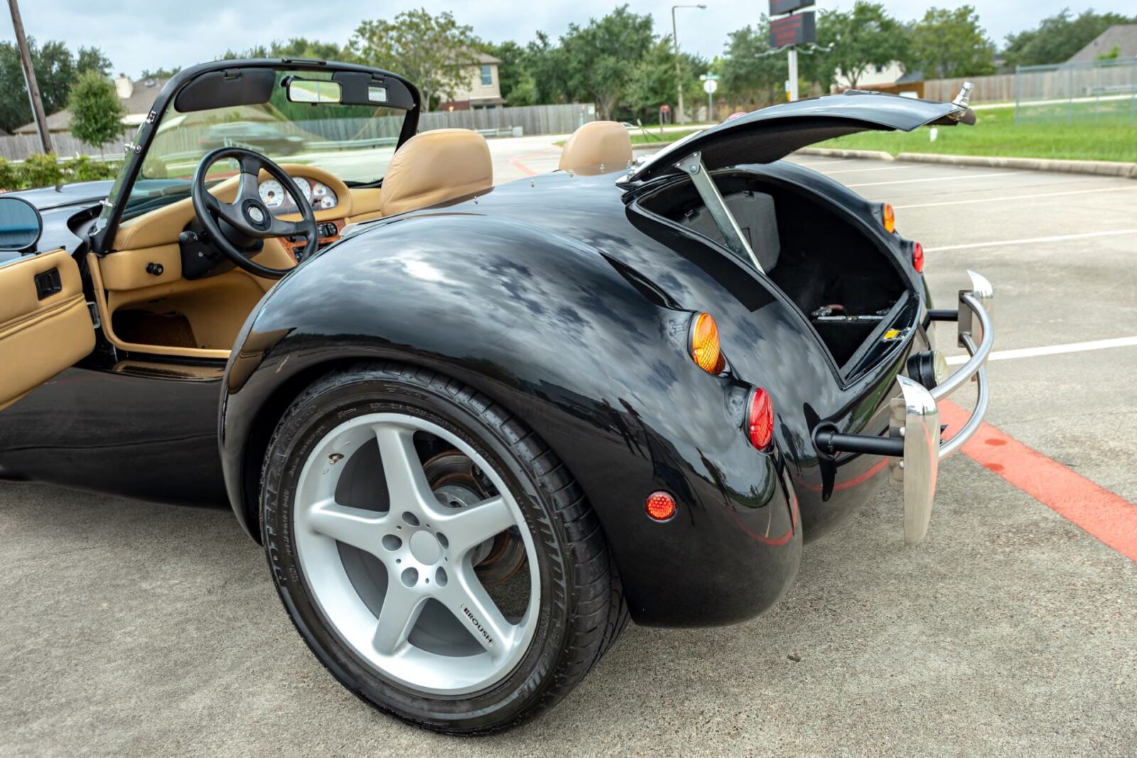 Unusual Machines: The Panoz AIV "Aluminum Intensive Vehicle"