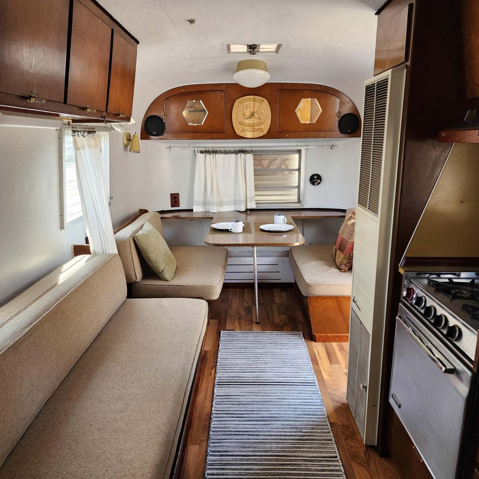 Retro-Home-On-Wheels: A 1966 Avion T-21 Travel Trailer