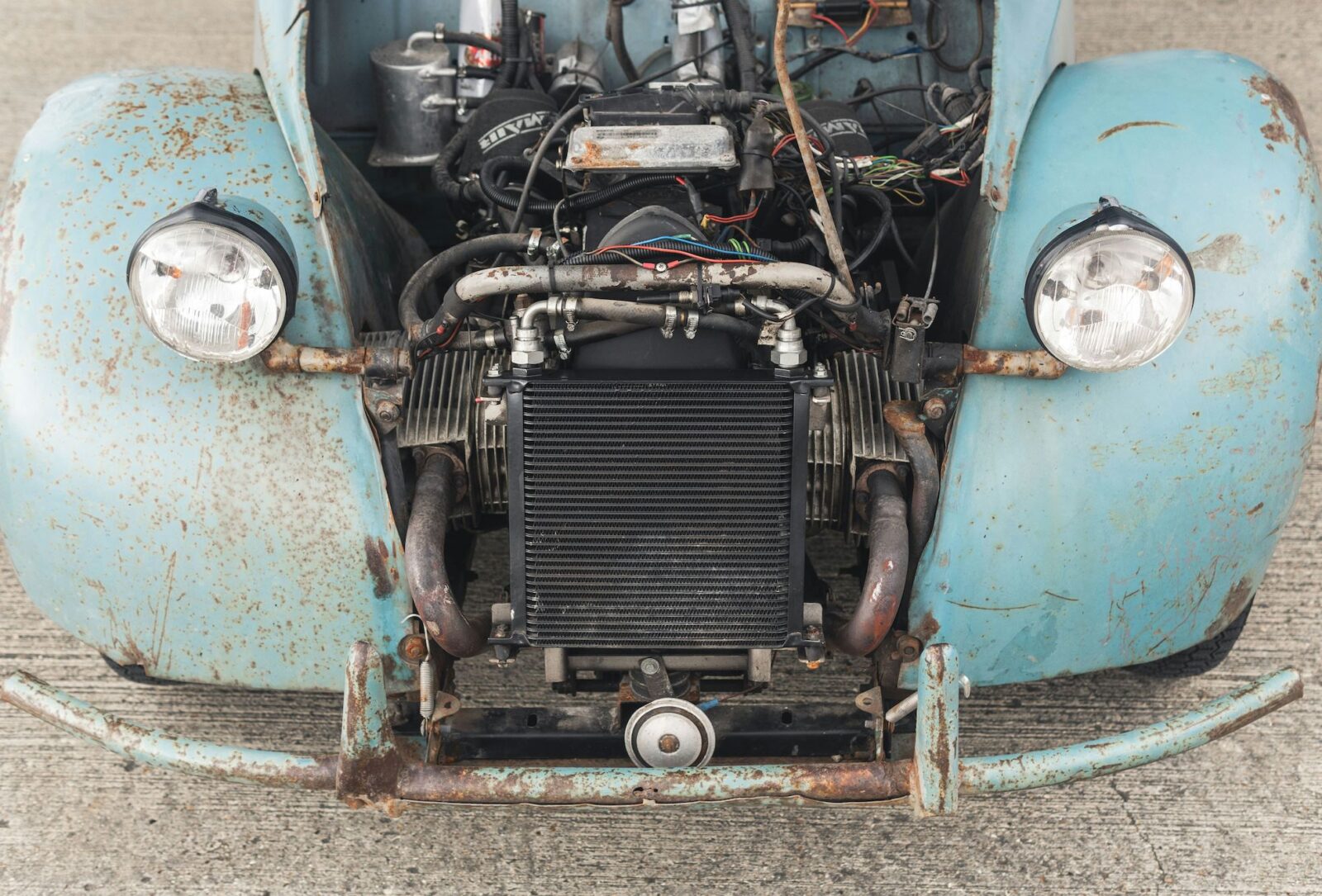Hidden BMW Power – A Citroën 2CV Van "Sleeper"
