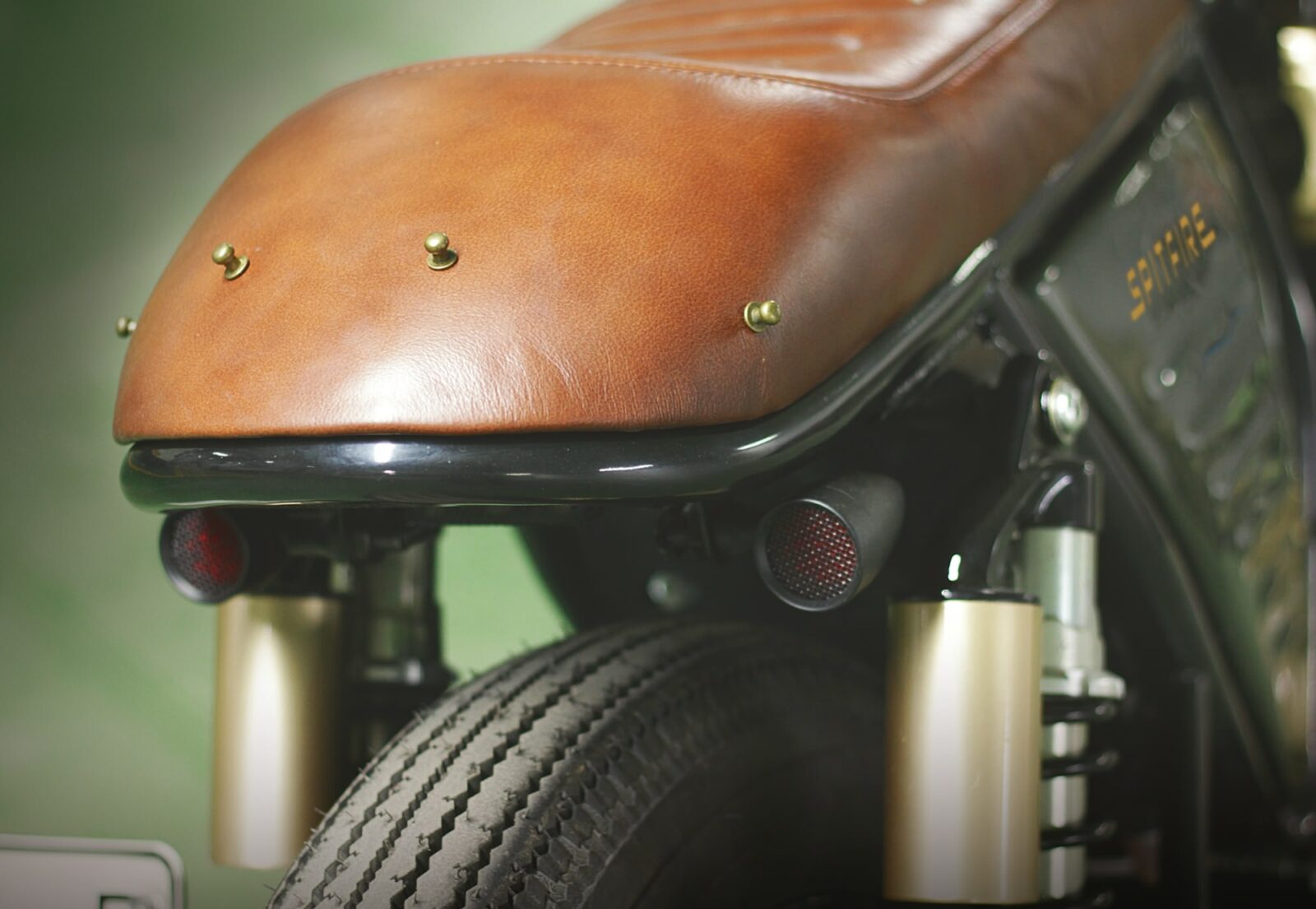 The "Spitfire" – A Royal Enfield Interceptor 650 Custom