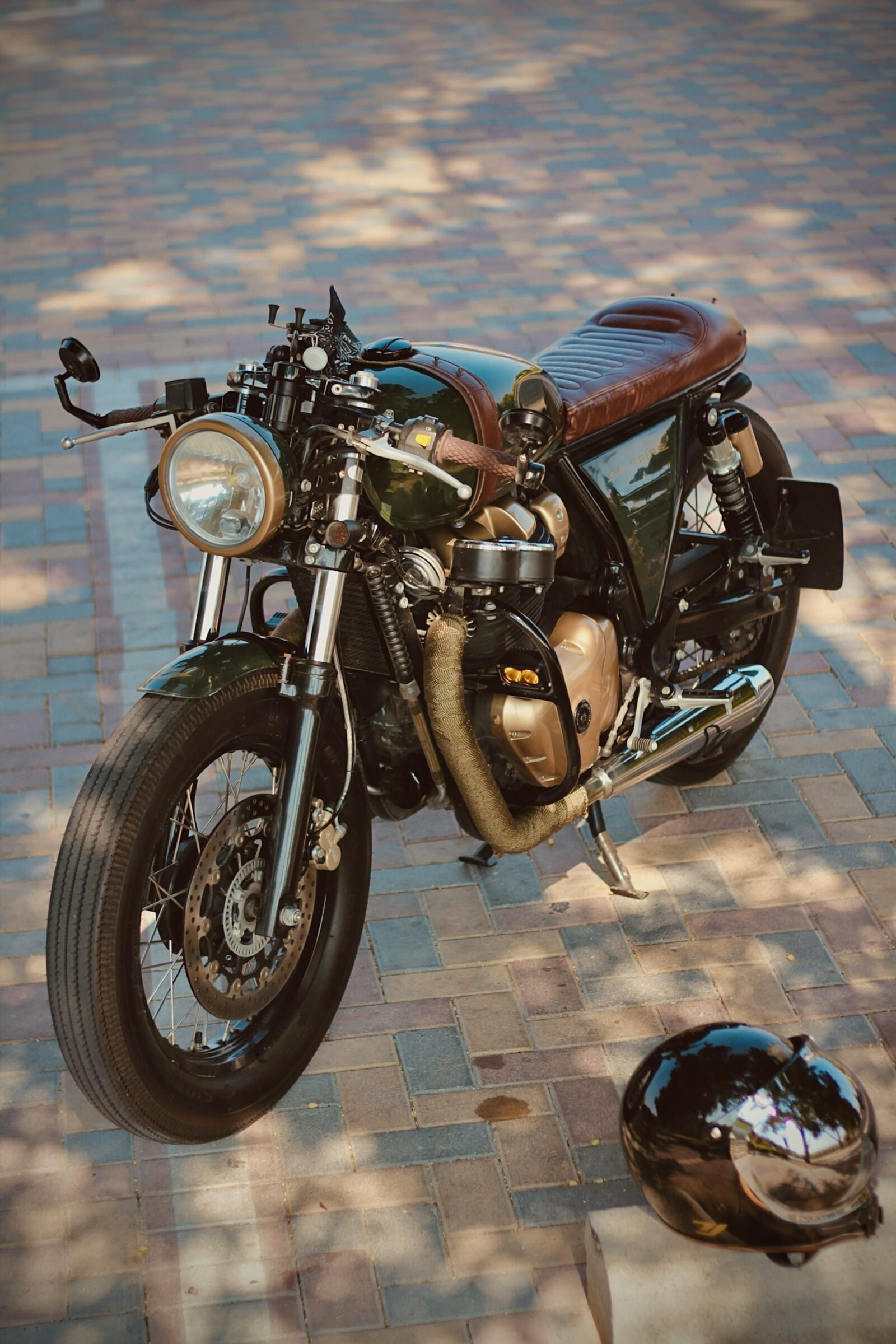 The "Spitfire" – A Royal Enfield Interceptor 650 Custom