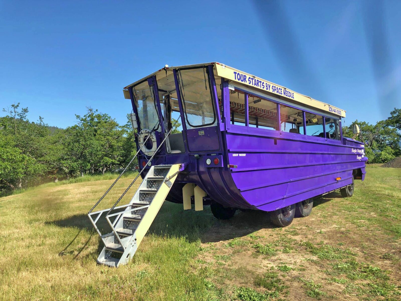 Amphibious Camper Project? A WW2-Era DUKW 6×6 Amphibian
