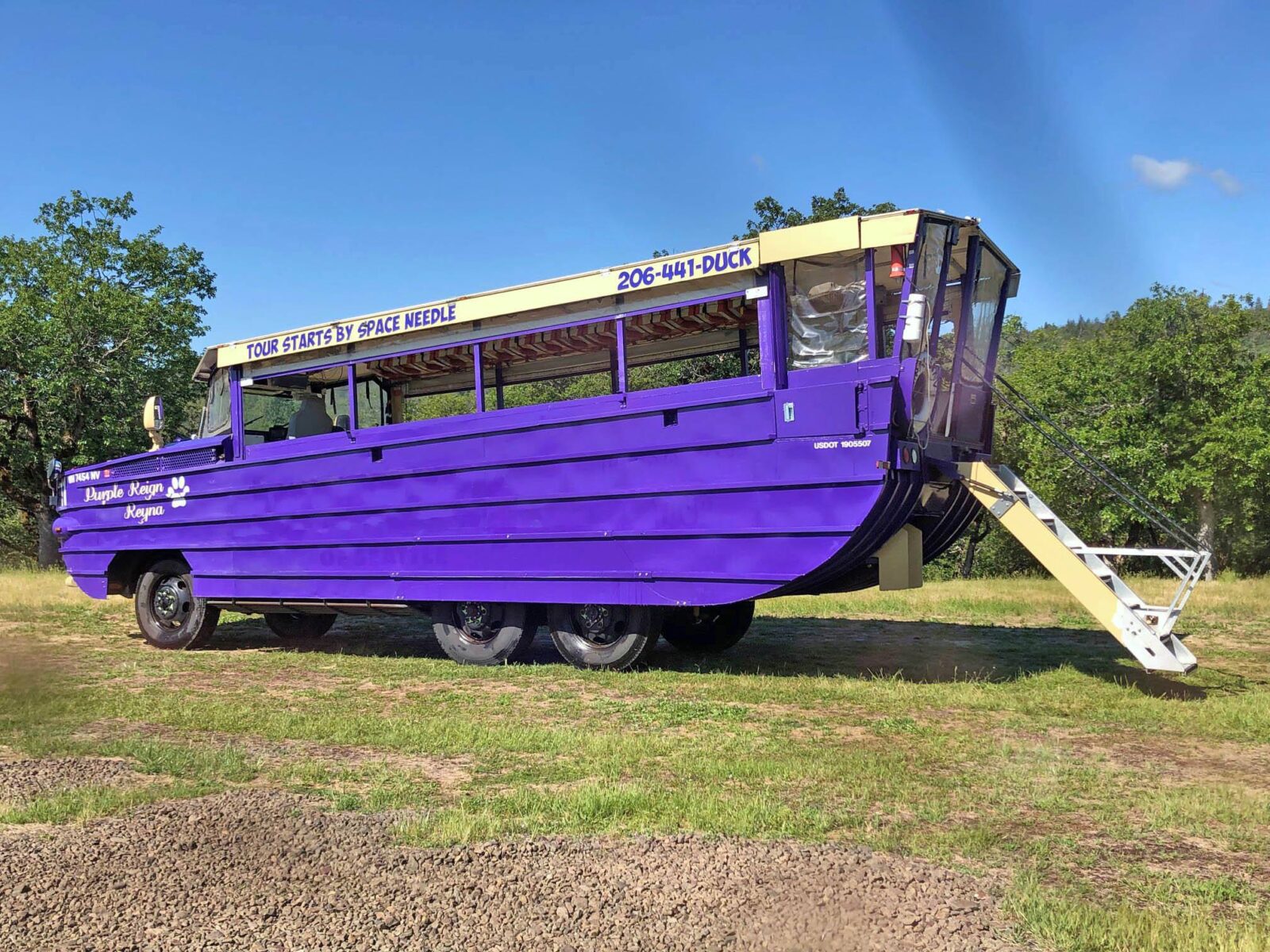 Amphibious Camper Project? A WW2-Era DUKW 6×6 Amphibian