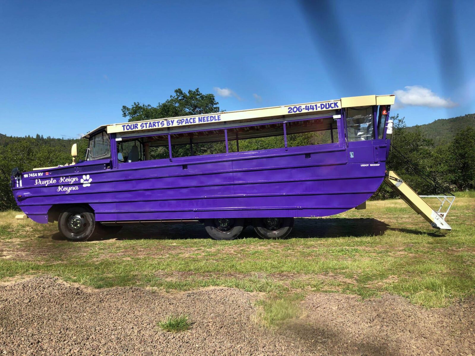 Amphibious Camper Project? A WW2-Era DUKW 6×6 Amphibian