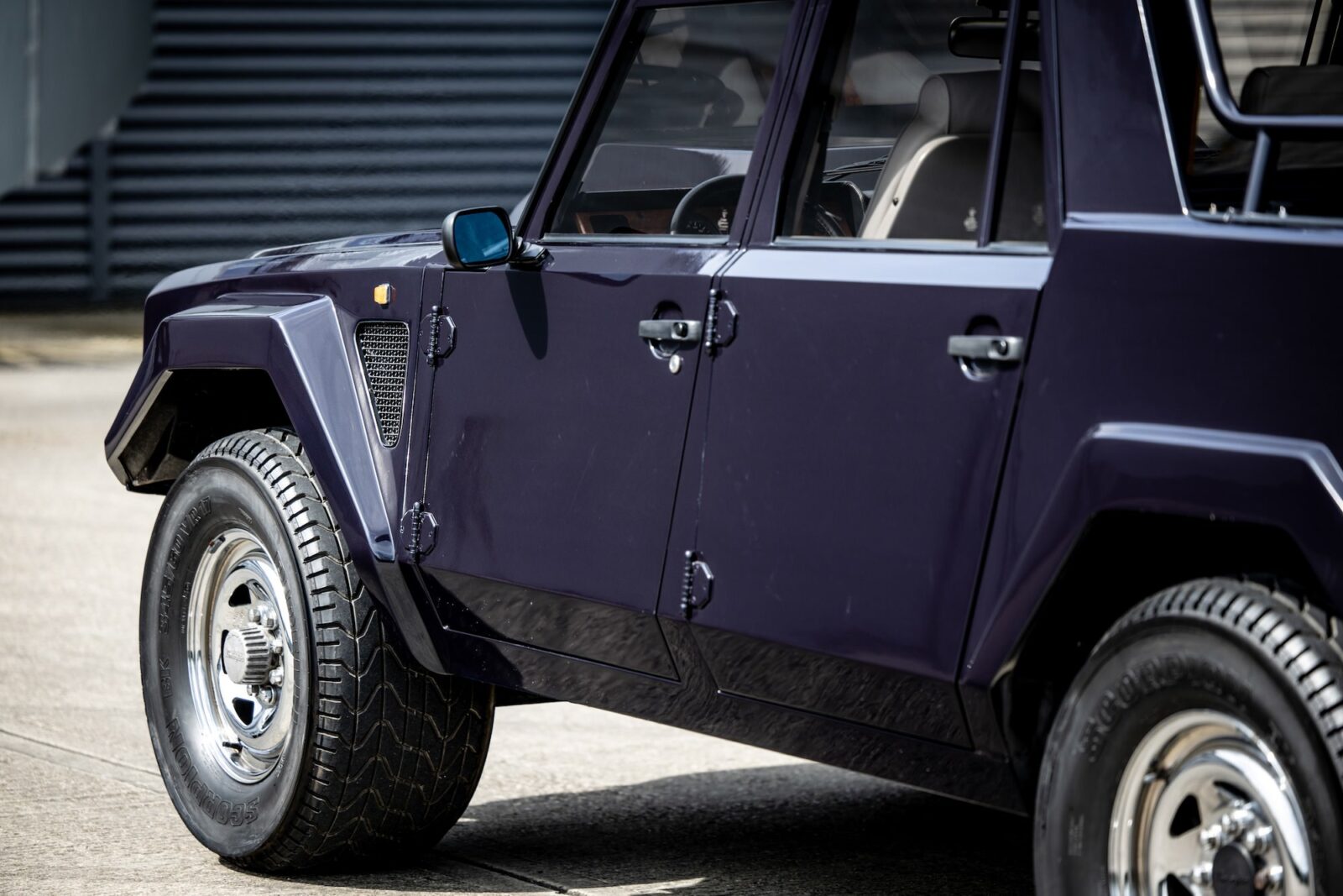 The Countach V12-Powered 1980s-Era Lamborghini LM002