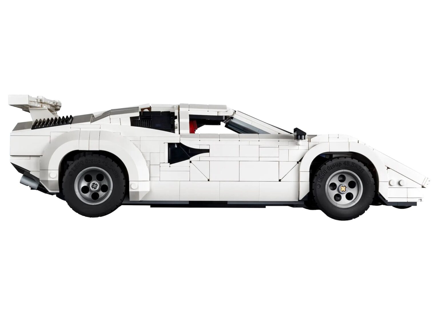 The New 1506 Piece Lego® Lamborghini Countach 5000 Quattrovalvole