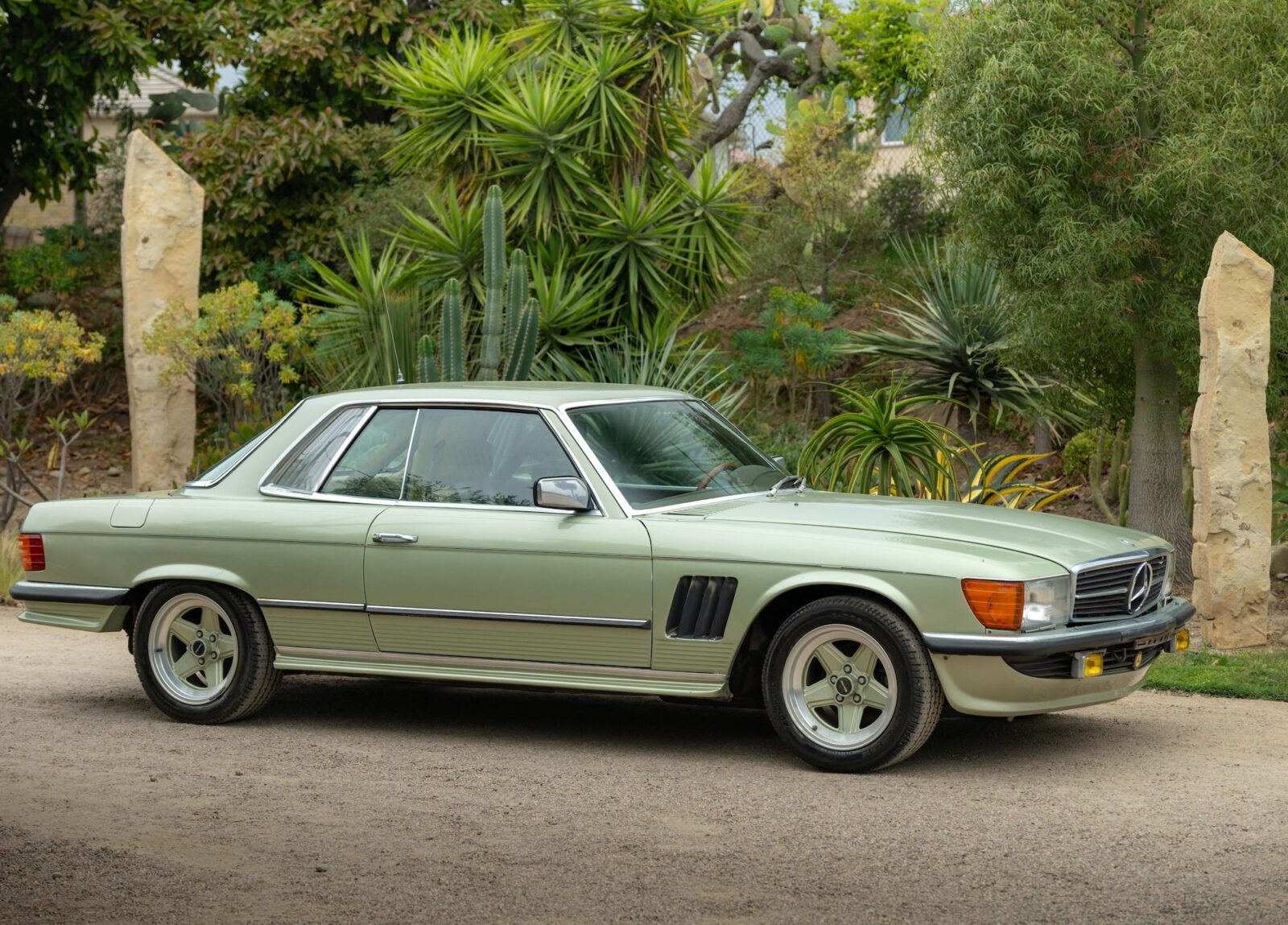 Madness On Wheels: The "Green Machine" Mercedes-Benz 450SLC 6.9 V8