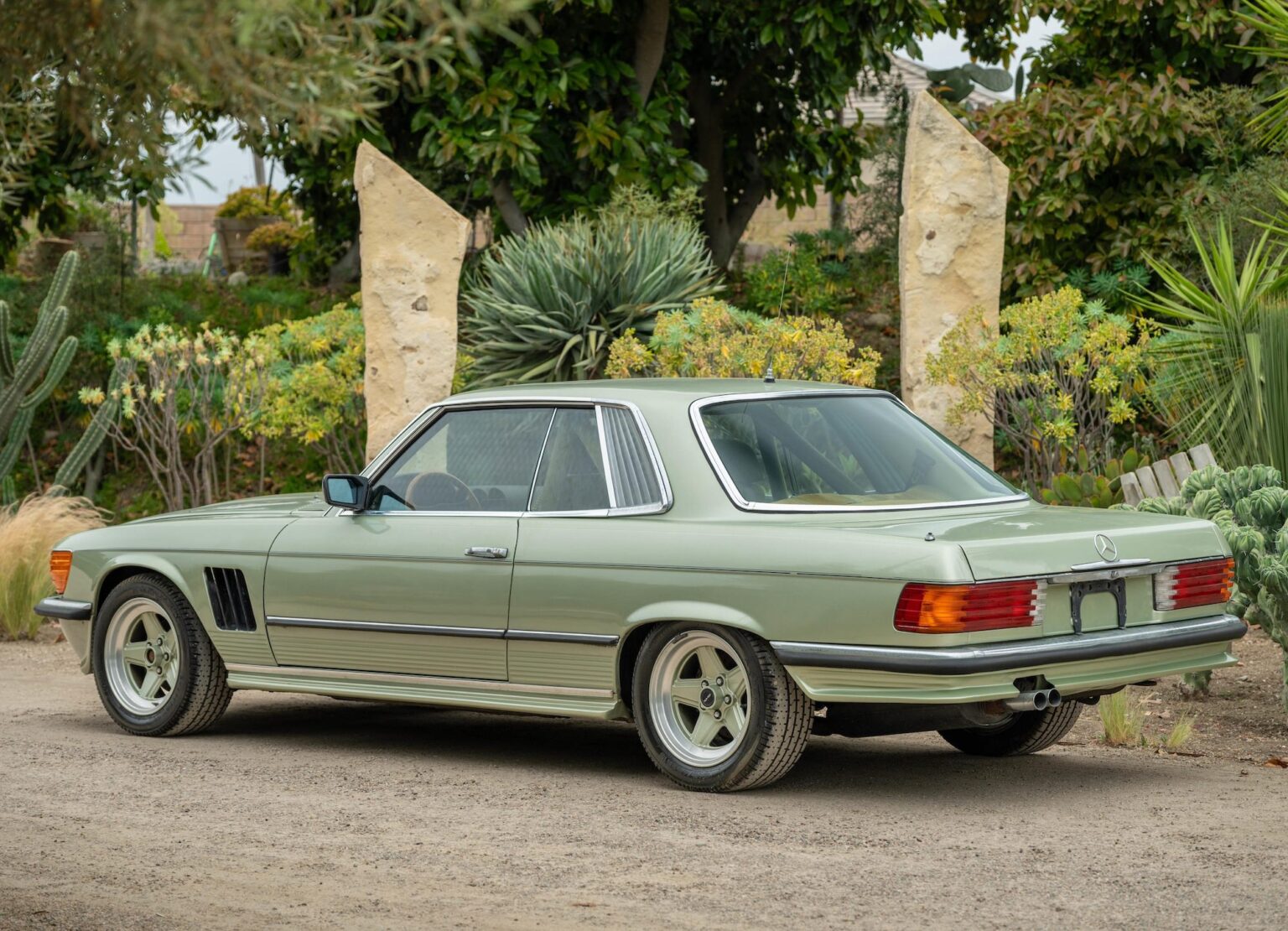 Madness On Wheels: The "Green Machine" Mercedes-Benz 450SLC 6.9 V8