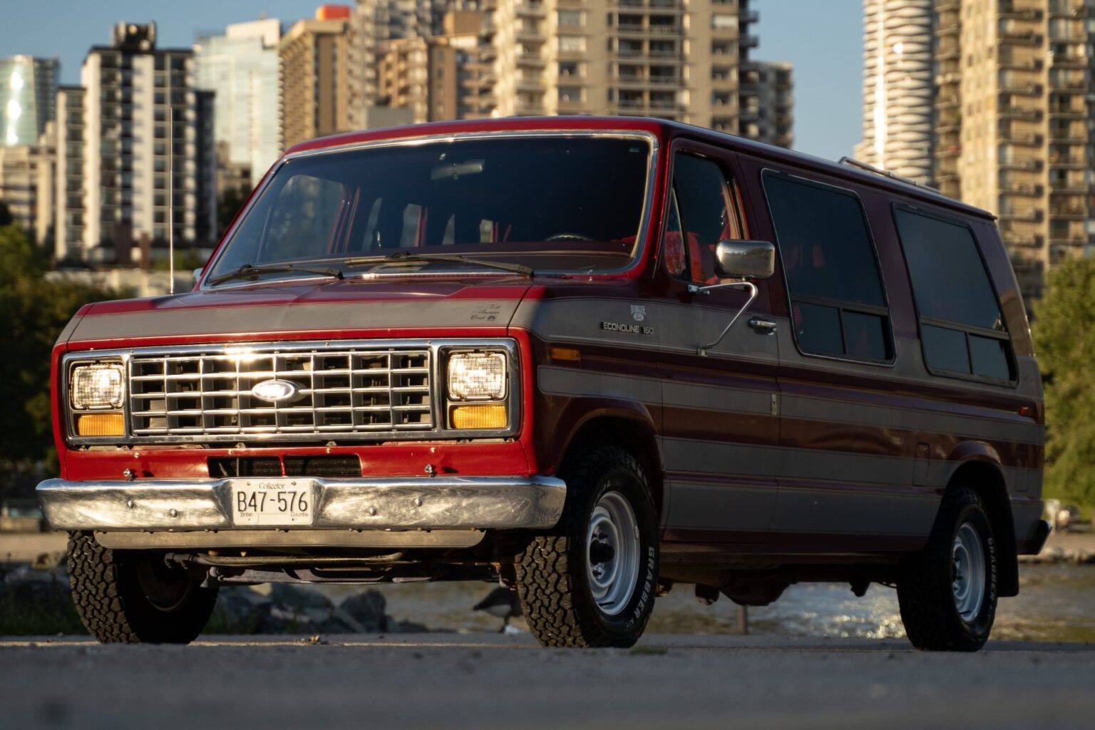For Sale: The Royal Canadian Air Force’s Snowbirds E-150 Support Vehicle