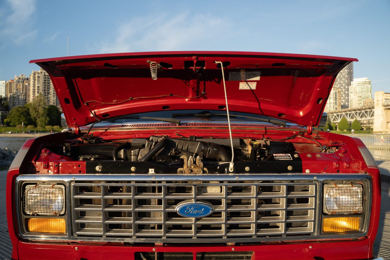 For Sale: The Royal Canadian Air Force’s Snowbirds E-150 Support Vehicle