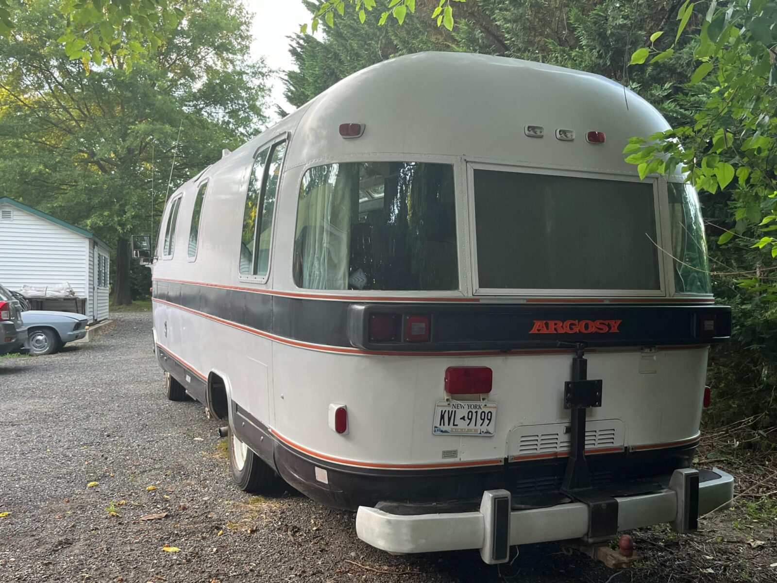 Retro Home-On-Wheels: A 1976 Airstream Argosy Motorhome