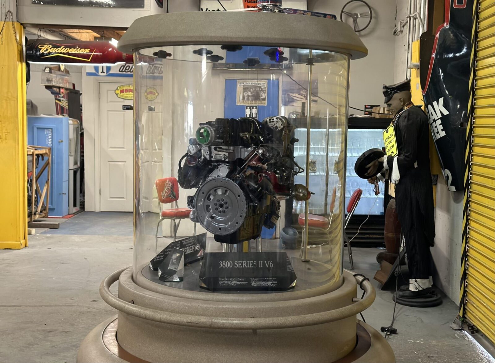 General Motors Cutaway Display Engine: A Buick 3800 V6 "Fireball"