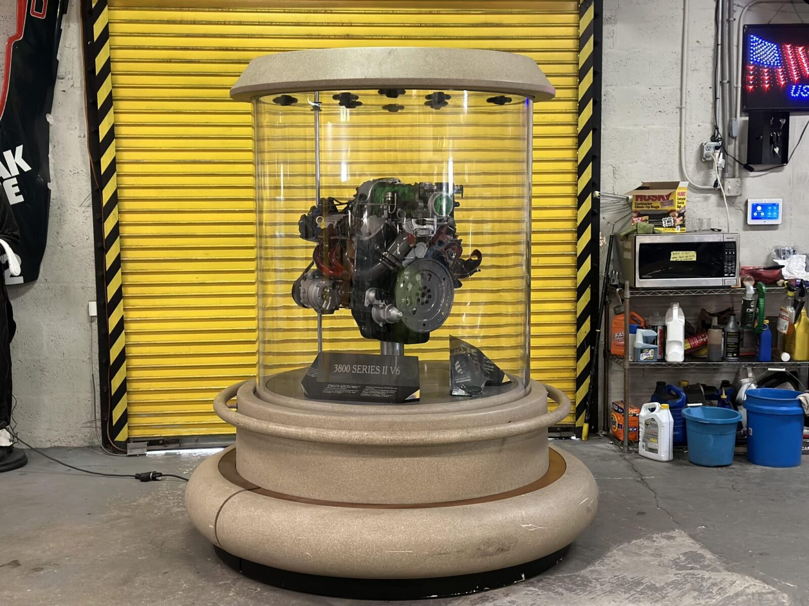 General Motors Cutaway Display Engine: A Buick 3800 V6 "Fireball"