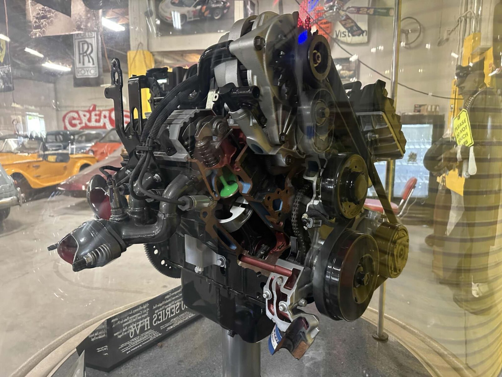 General Motors Cutaway Display Engine: A Buick 3800 V6 "Fireball"