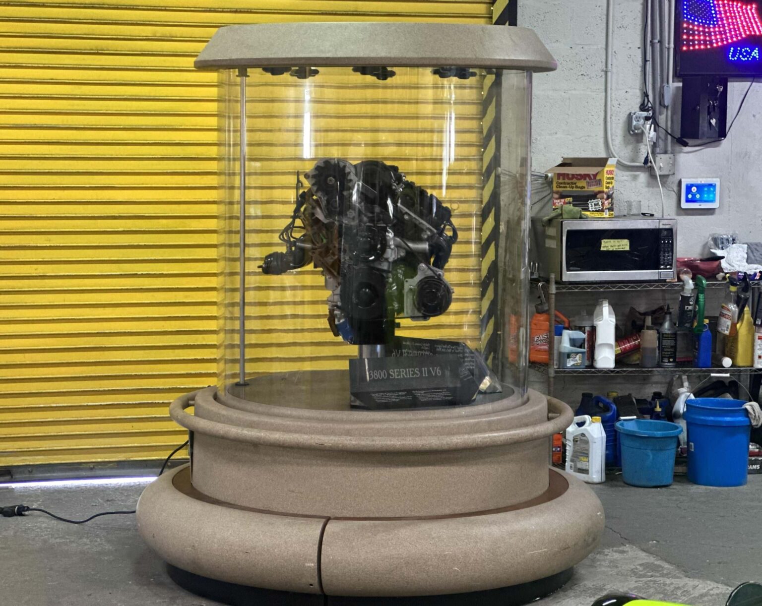 General Motors Cutaway Display Engine: A Buick 3800 V6 "Fireball"