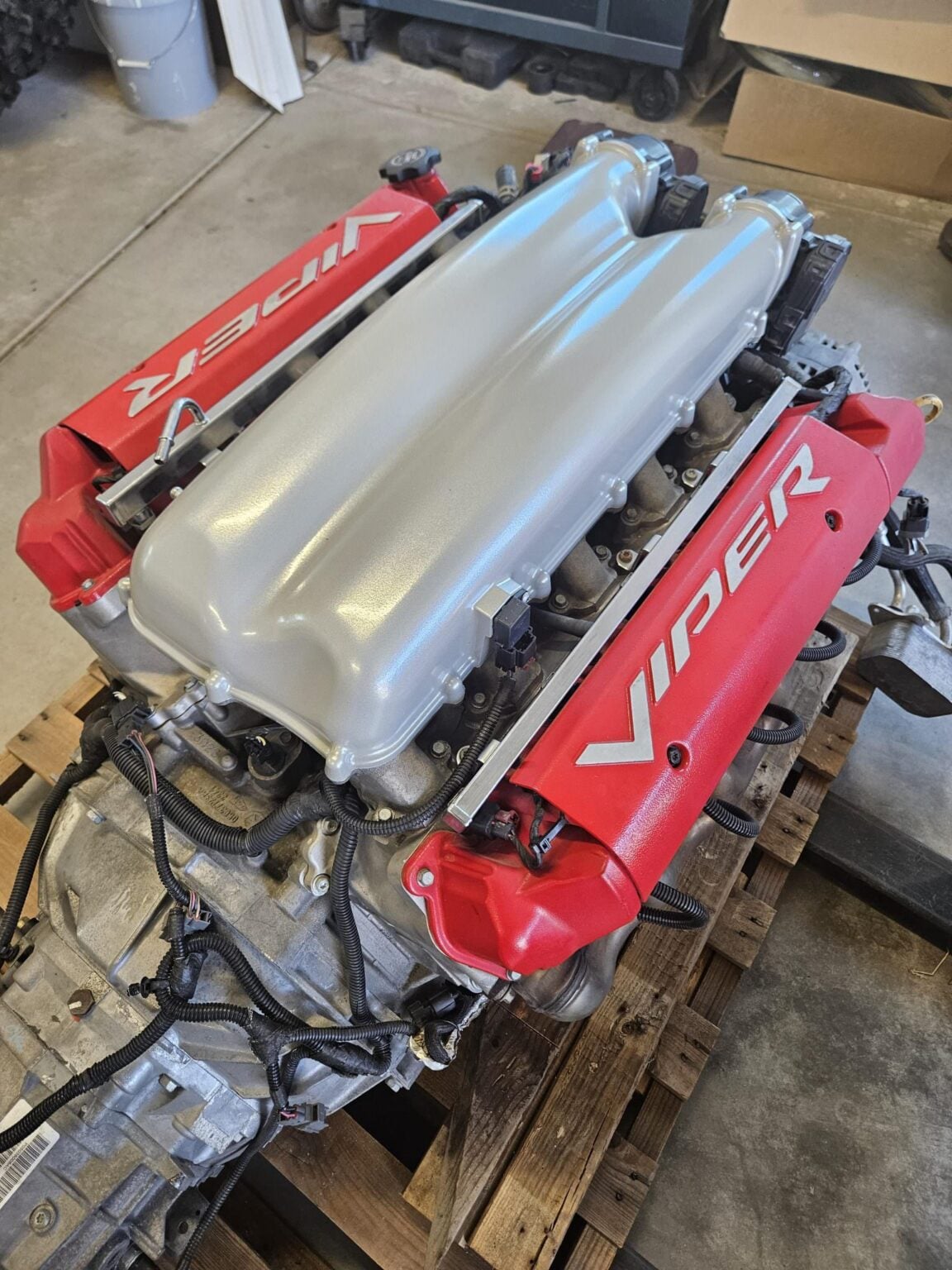 600 BHP: A Dodge Viper SRT-10 V10 Engine + 6-Speed Transmission