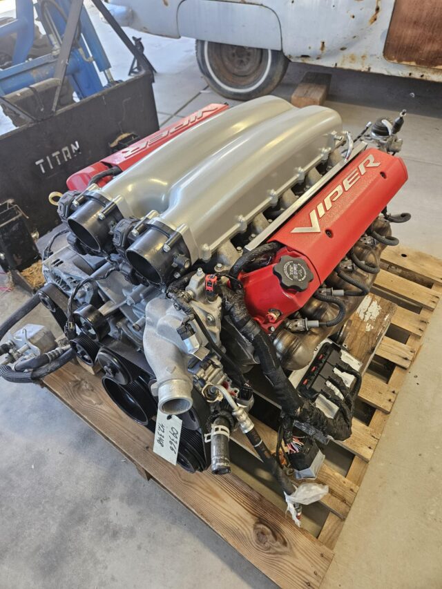 600 BHP: A Dodge Viper SRT-10 V10 Engine + 6-Speed Transmission