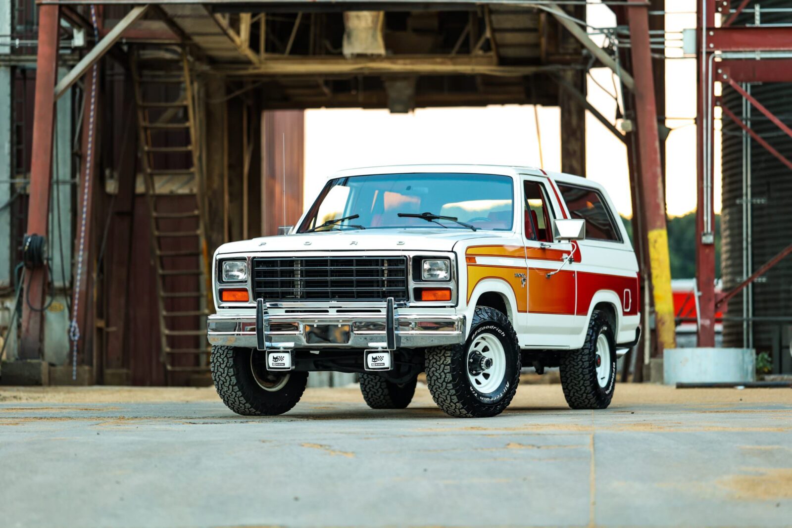 For Sale: A 420 BHP Godzilla-Powered "Bullnose" Ford Bronco