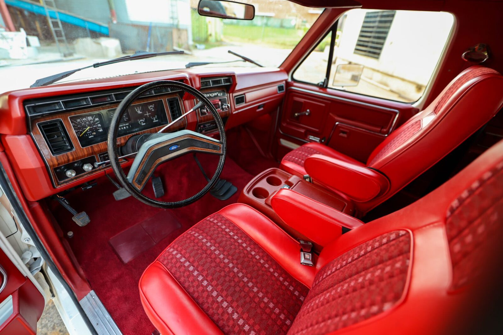 For Sale: A 420 BHP Godzilla-Powered "Bullnose" Ford Bronco