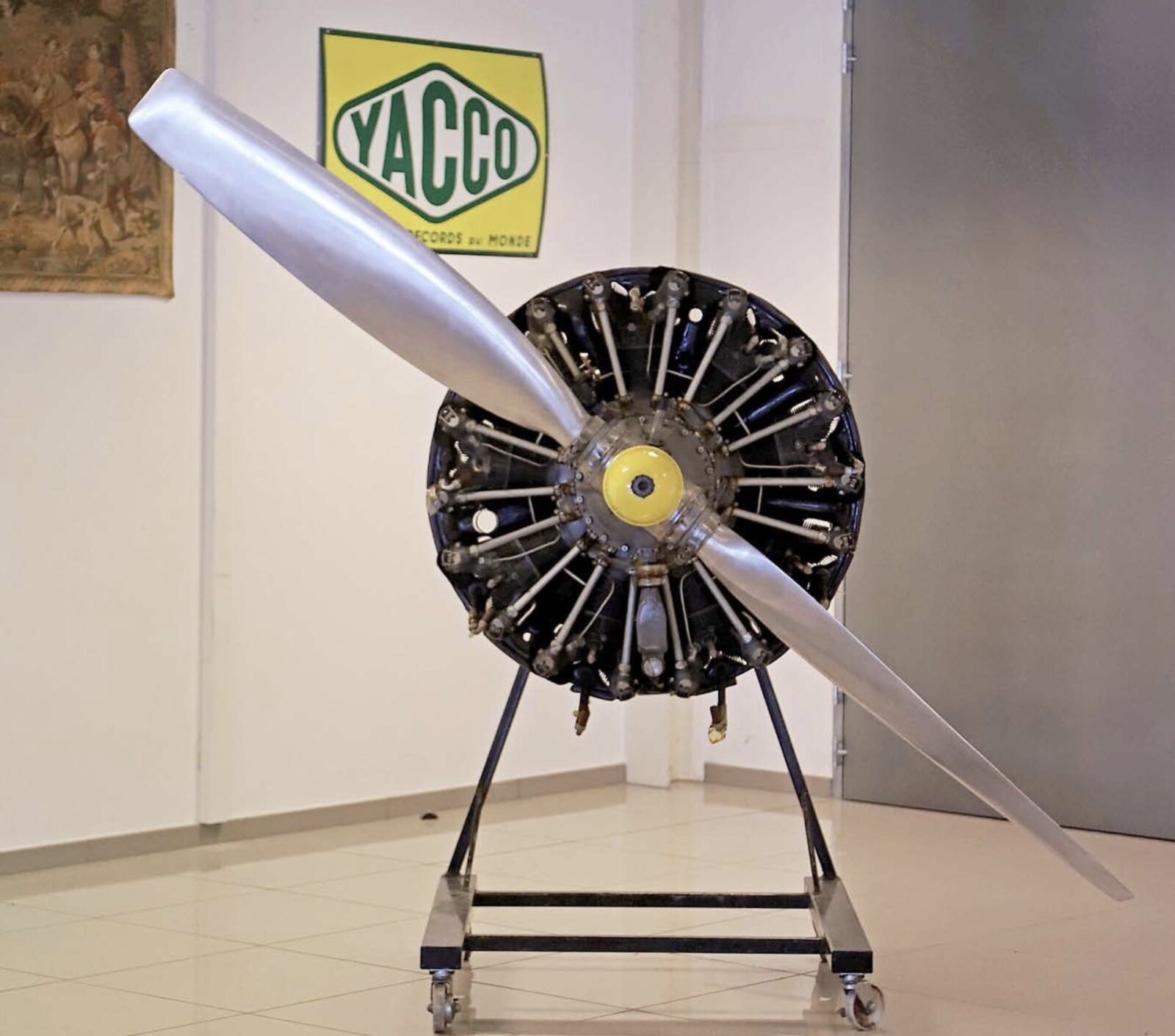 A 10.16 Liter Lom Praha M462RF 9-Cylinder Radial Engine