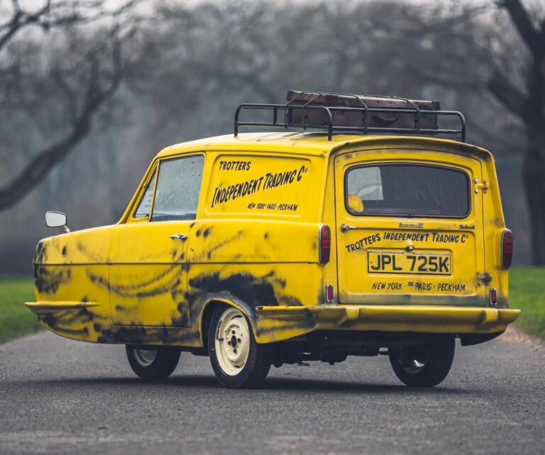 For Sale: A Reliant Regal Supervan From "Only Fools and Horses"
