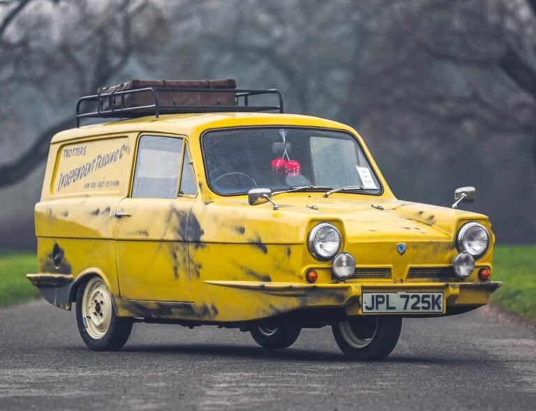 For Sale: A Reliant Regal Supervan From "Only Fools and Horses"