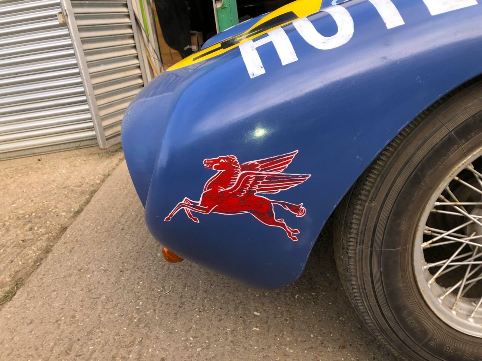 An Affordable 1950s-Style Roadster – The Formosa 236 CM