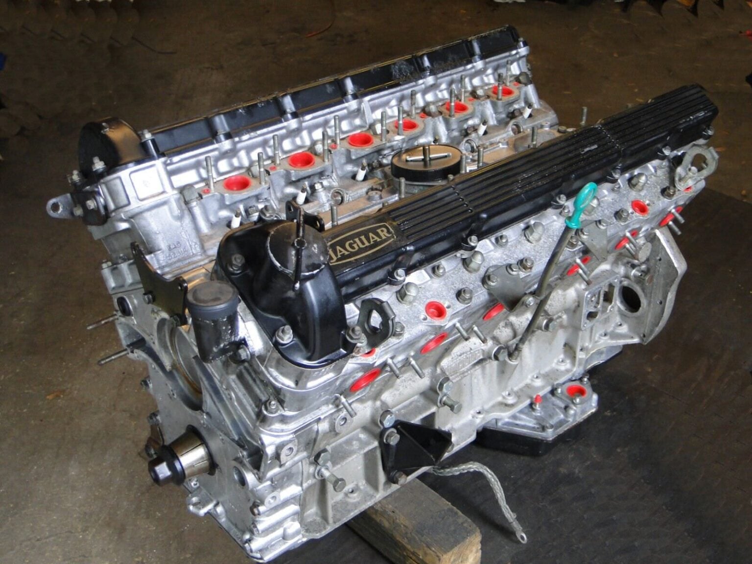 295 BHP: A 5.3 Liter Jaguar XJS V12 Engine