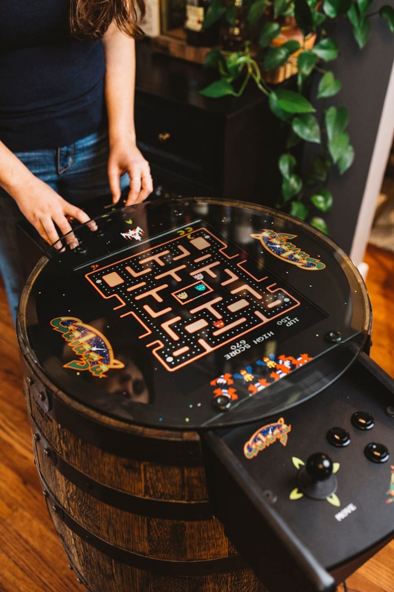 The Whiskey Barrel Arcade – 60 Retro Games In 1 Barrel!