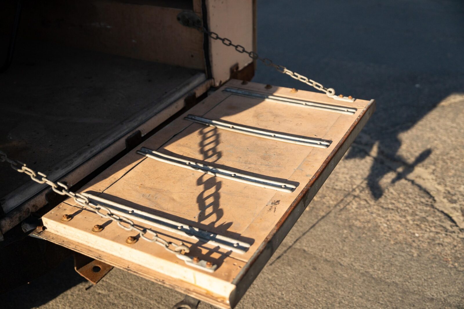 For Sale: Arthur Miller + Marilyn Monroe's 1961 Land Rover Series II