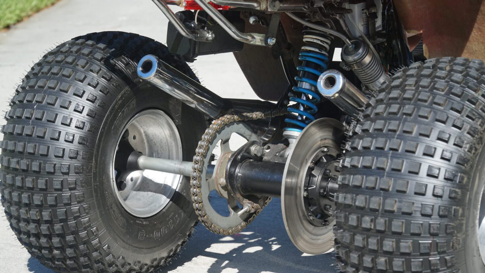 A Yamaha RD400 Three-Wheeler: A 1980s-Era Two-Stroke "Death Machine"