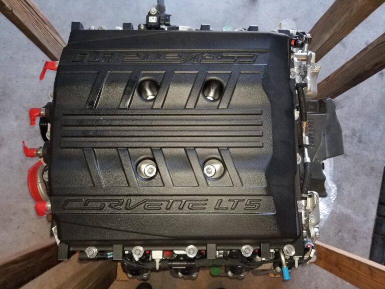 For Sale: A 755 BHP Supercharged Chevrolet LT5 Crate Engine