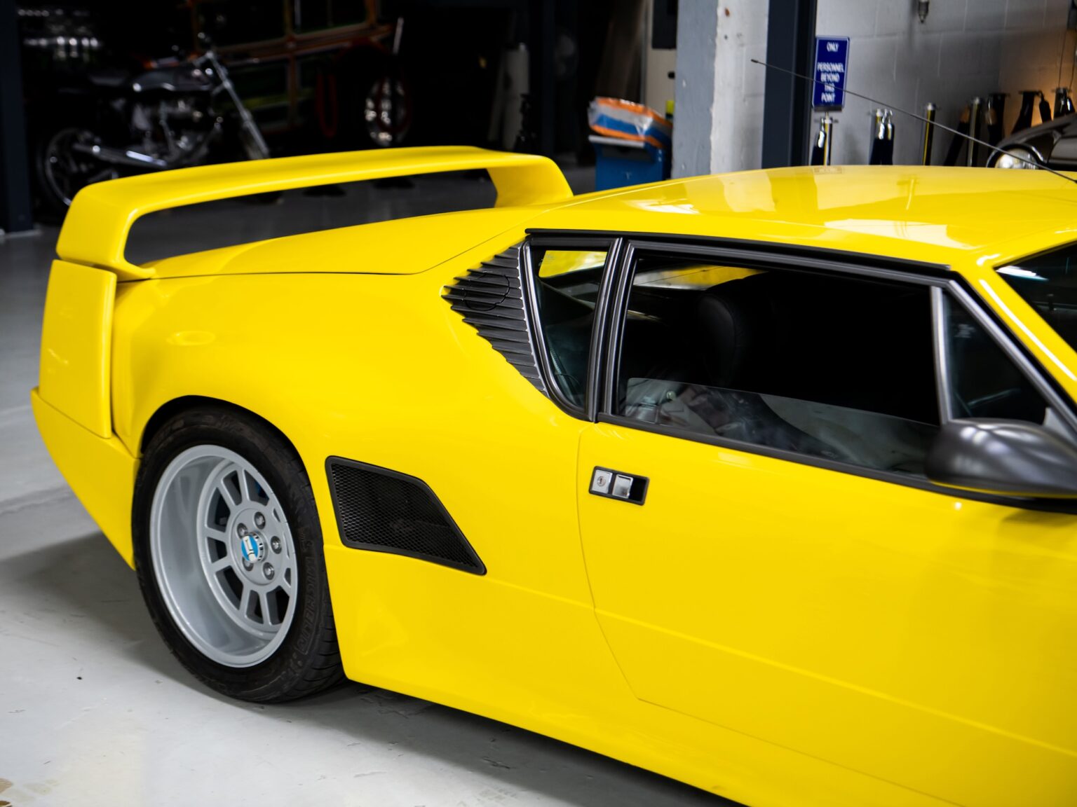 The Forgotten 1990s Supercar: The Rare De Tomaso Pantera 90 Si