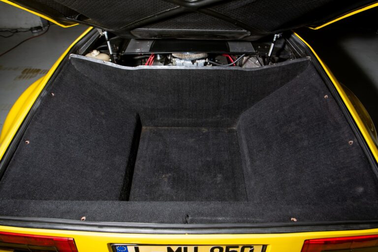 The Forgotten 1990s Supercar: The Rare De Tomaso Pantera 90 Si